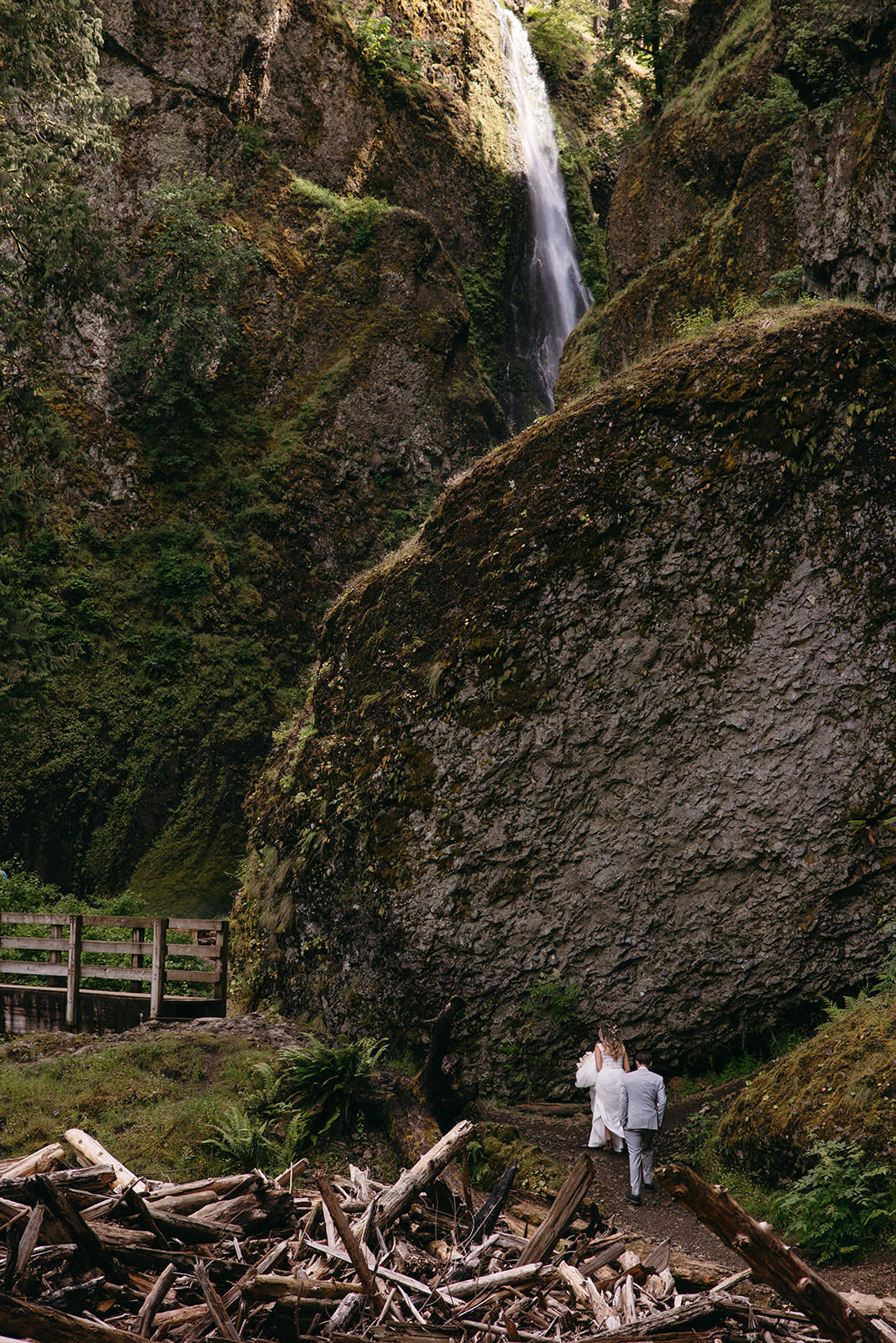 An Adventure Elopement in Oregon's Columbia River Gorge | Leah & Ali ...