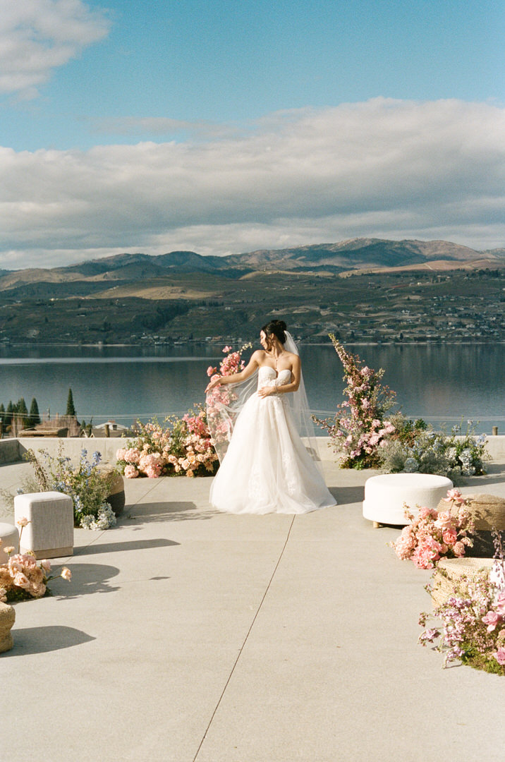 Larc Hill Vineyard Wedding | A + R Colorful Floral Styled Shoot